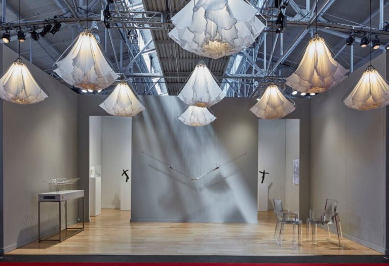 【Studio Drift SHYLIGHT】 天井に花々が咲き乱れる素敵なモーションセンサーのライト | インスピハック ～NO INSPIRATION, NO LIFE.～